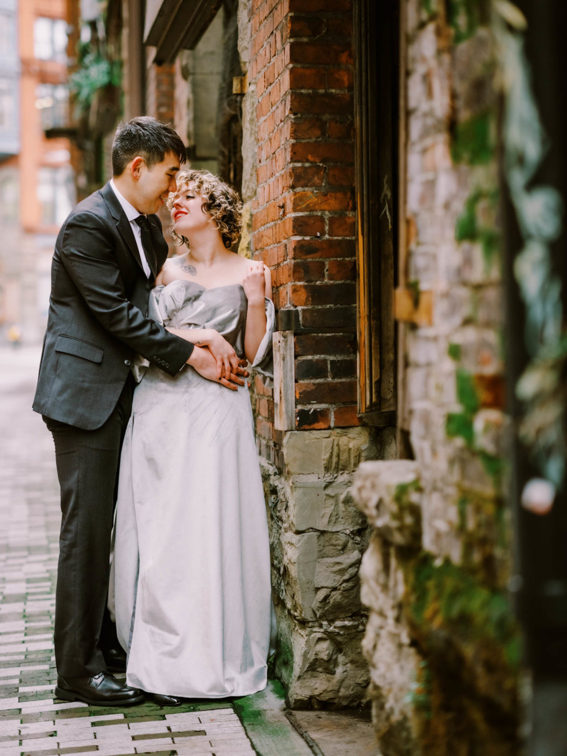 A Seattle Courthouse Wedding: Ashley and James